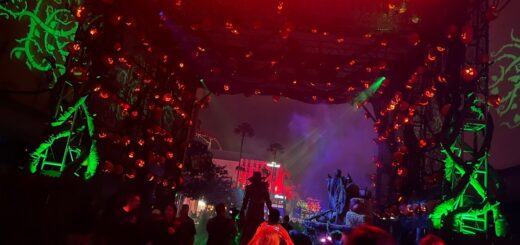 Universal Orlando Reveals Puppet Theater: Captive Audience Haunted ...