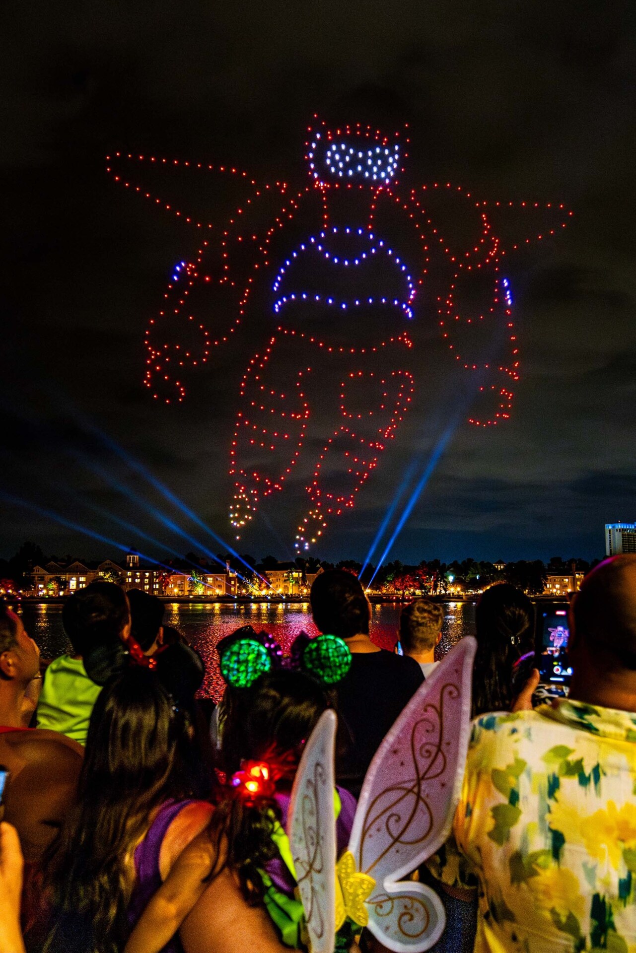 “Disney Dreams That Soar Presented by AT&T” Nighttime Drone Show Kicks ...