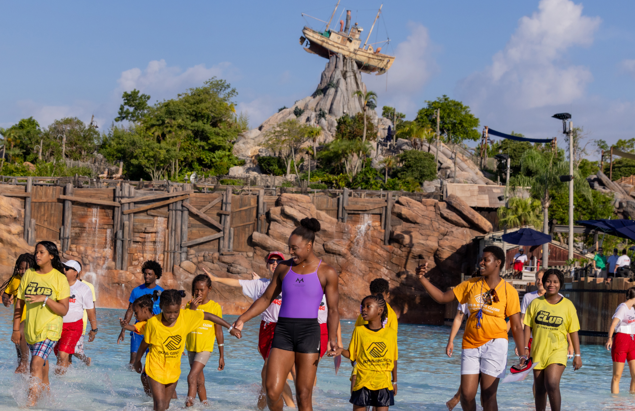 Walt Disney World Hosts World’s Largest Swimming Lesson at Typhoon Lagoon